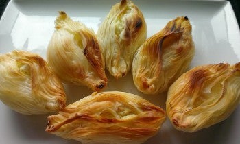 Pea & Corned Beef Pastizzi (12) | Ta Valletta Pasta